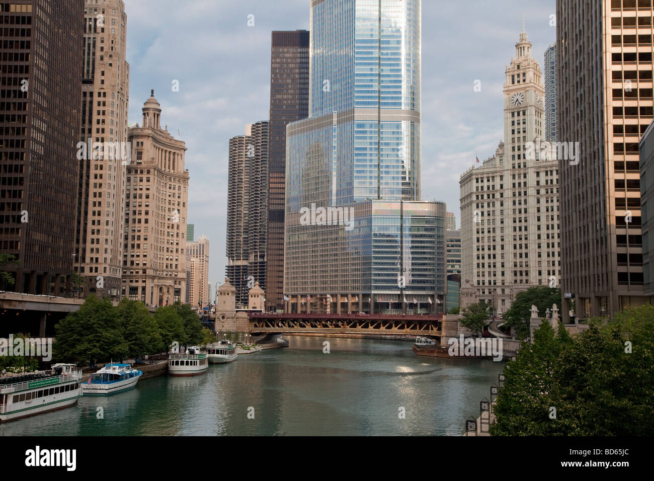 Chicago bridge and river hi-res stock photography and images - Alamy