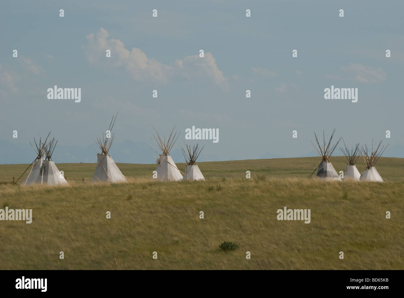 Teepees at Head-Smashed-In Buffalo Jump UNESCO World Heritage Site ...