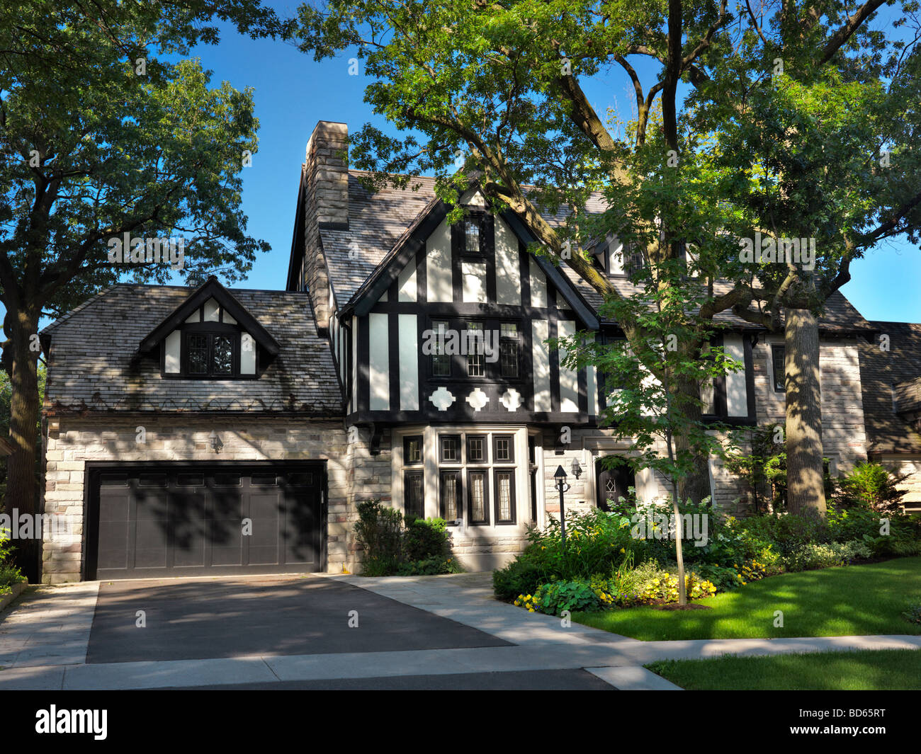 Beautiful large family house Stock Photo - Alamy