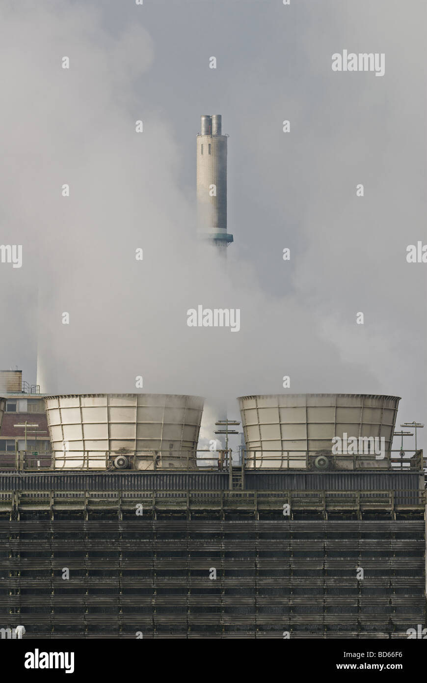 Lyondell basell chemical factory wesseling cologne hi-res stock ...