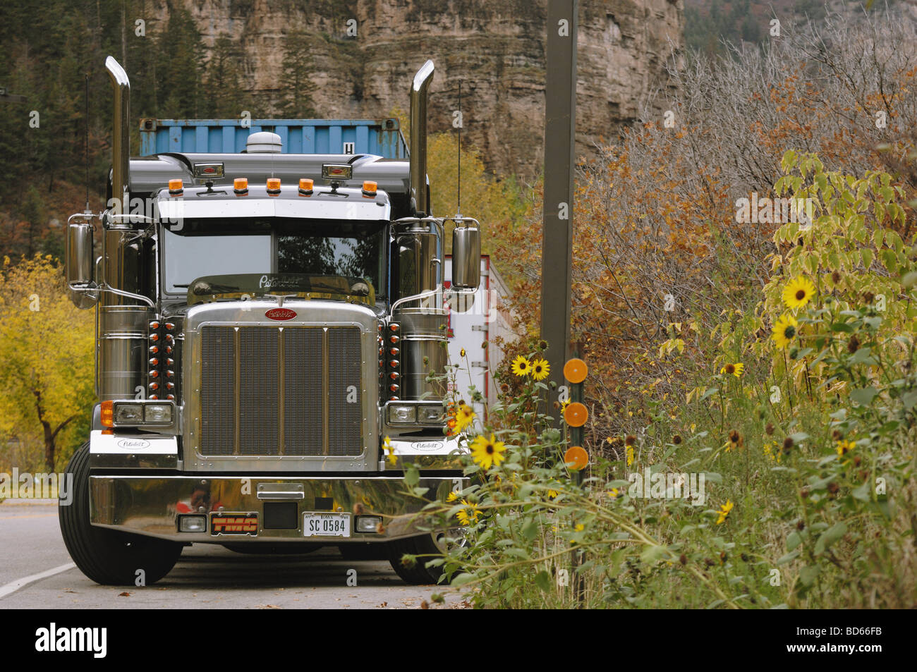 18-Wheeler Big Rig Truck Stock Photo - Alamy