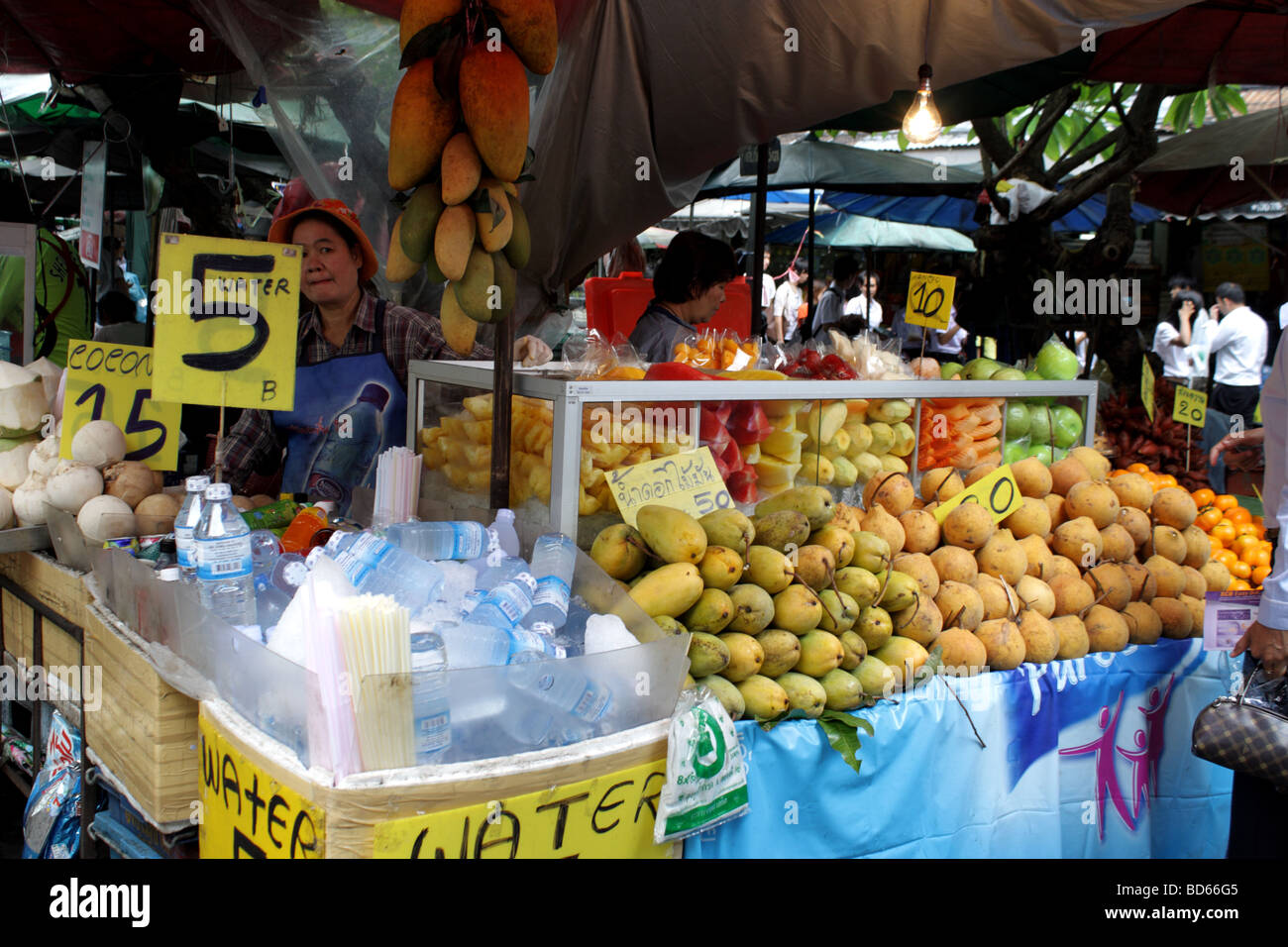 Fruit merchant stall hi-res stock photography and images - Alamy