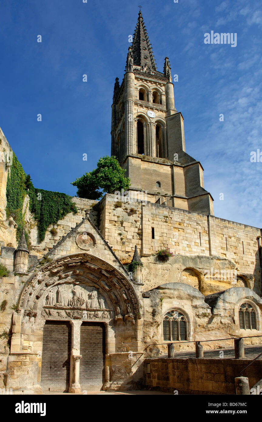 Saint Emilion (33) : the monolithic church Stock Photo - Alamy