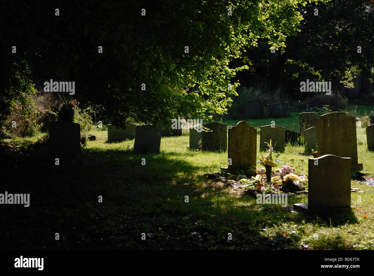 Cemetery headstone sun hi-res stock photography and images - Alamy