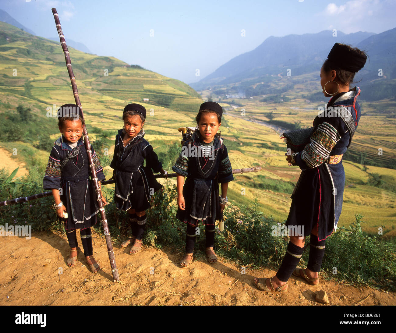 A group from the Hmong tribe in the hills of northern Vietnam Stock ...