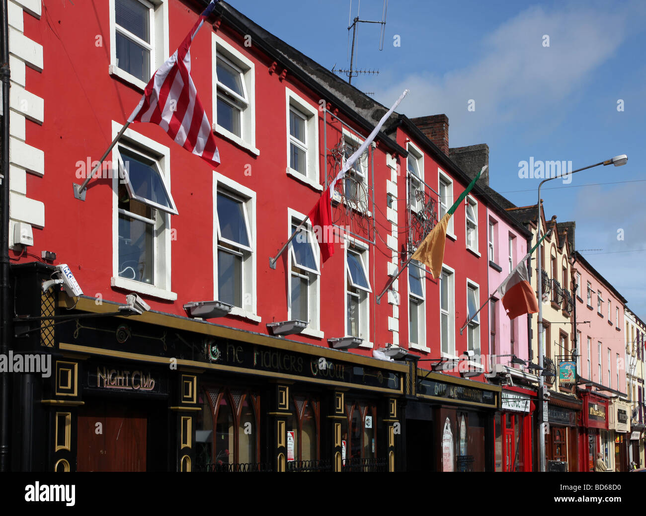 Shop fronts hi-res stock photography and images - Alamy
