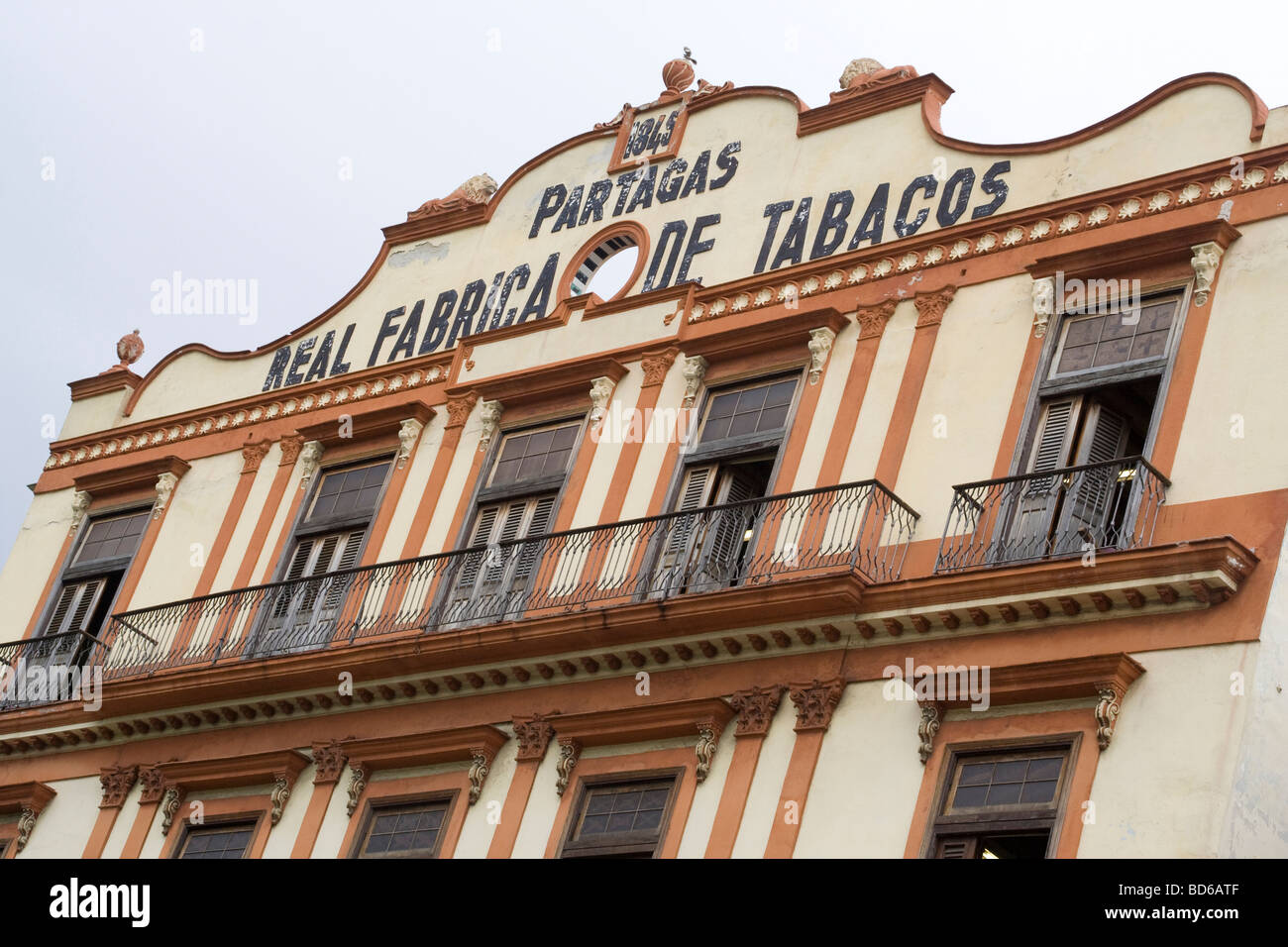Cigar factory havana hi-res stock photography and images - Alamy