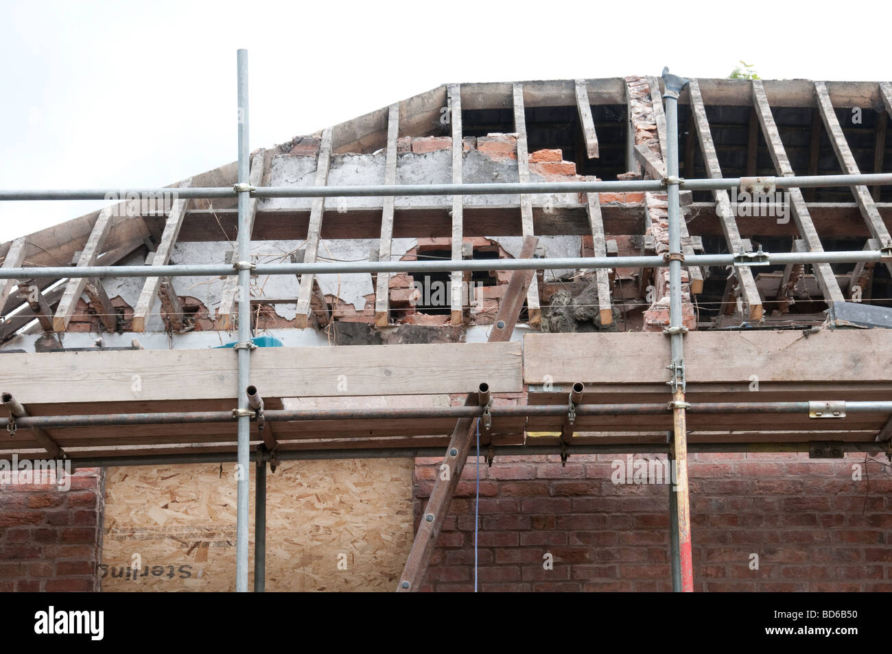 Roof scaffold hi-res stock photography and images - Alamy