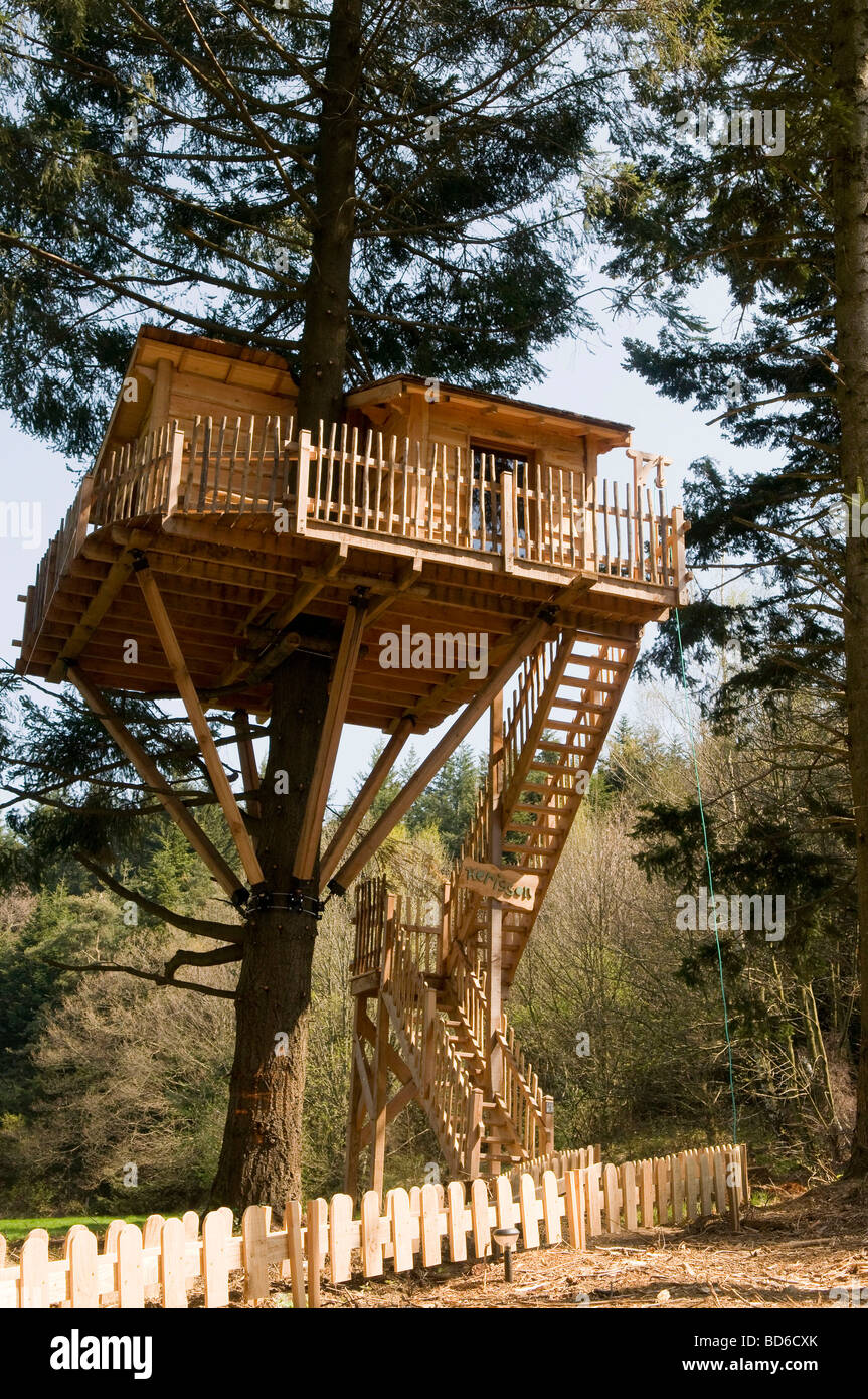 St-Julien Labrousse (07): Village of perched huts Stock Photo - Alamy