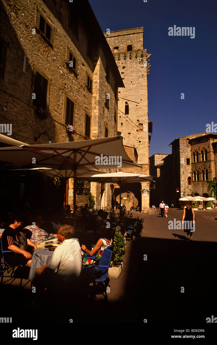 Piazza della Cisterna San Gimignano Tuscany Italy Stock Photo - Alamy