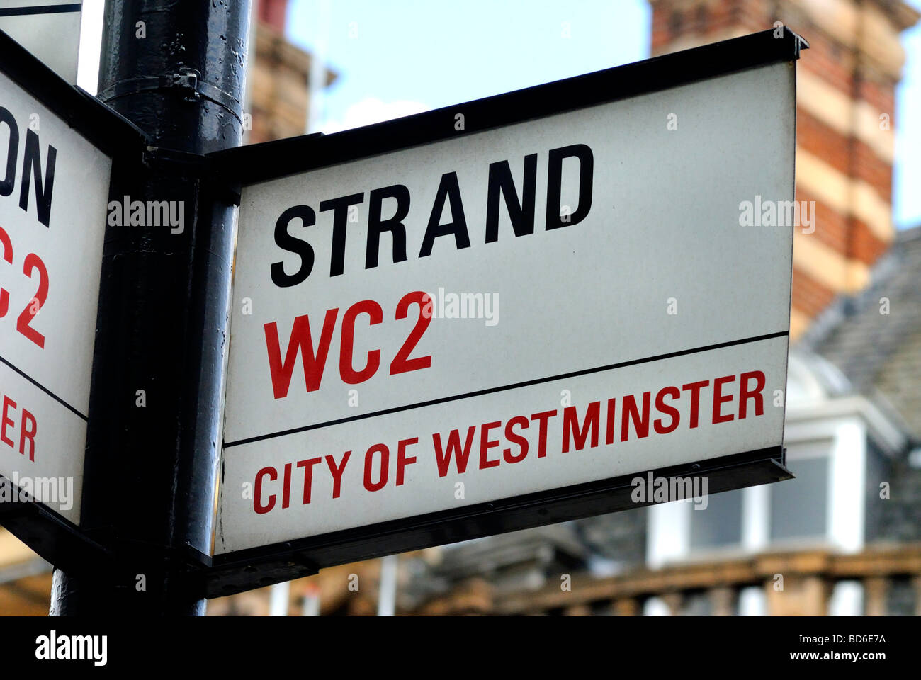 The strand, london street, sign hi-res stock photography and images - Alamy