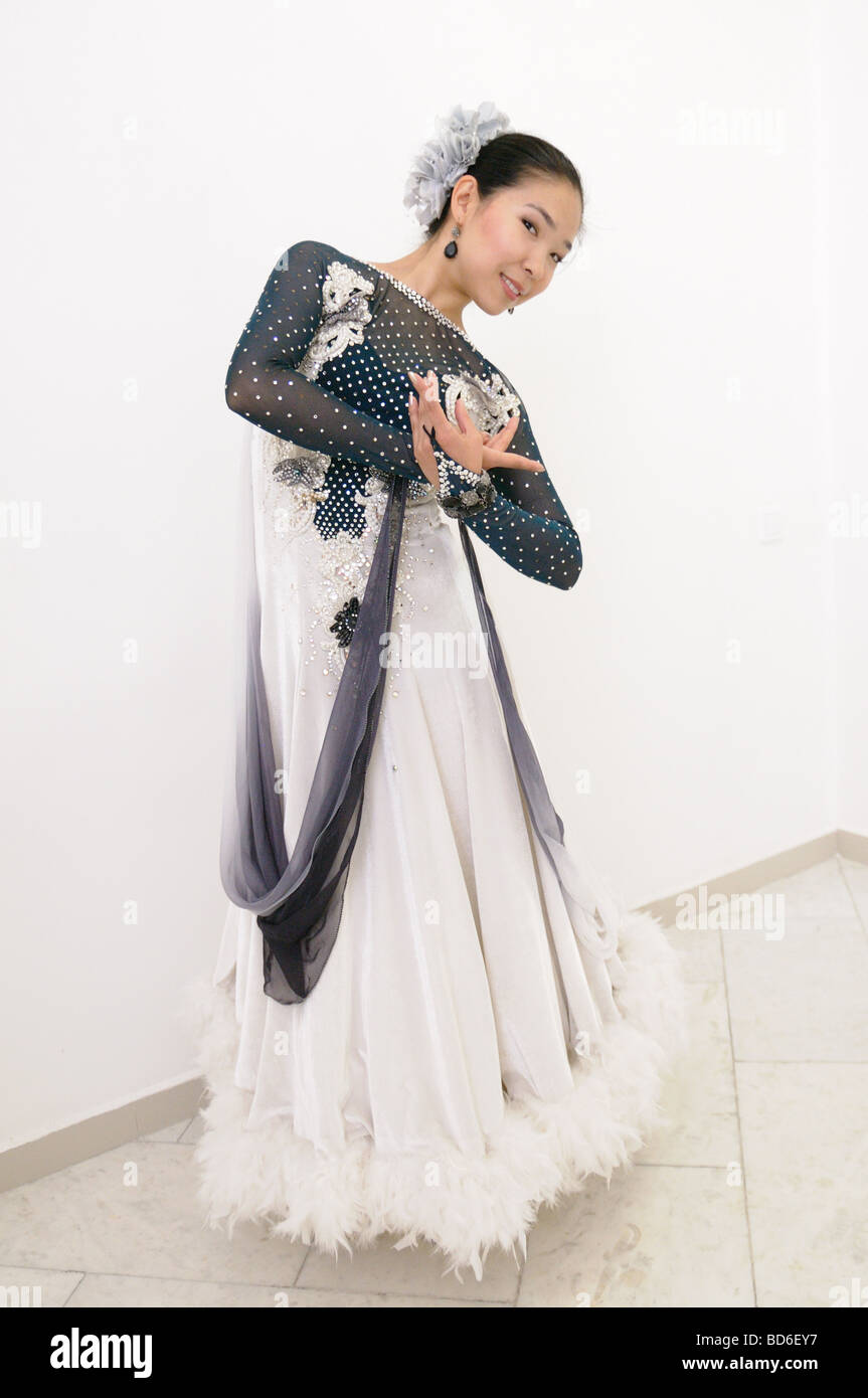 A traditional Kazakh lady dancer Stock Photo - Alamy