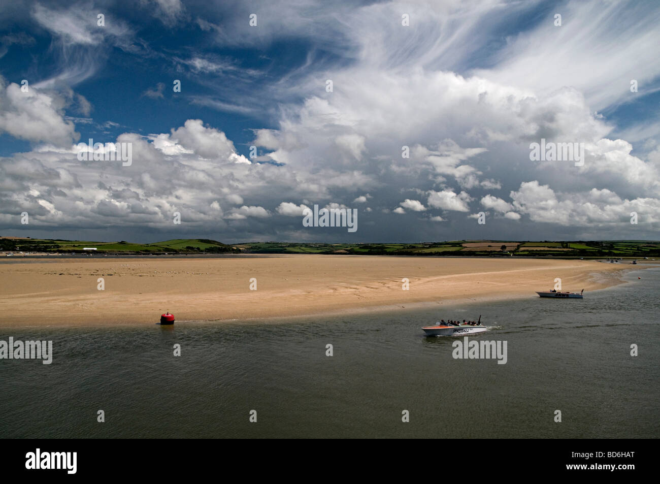 Estuary low tide at the sandy beach of port hi-res stock photography ...