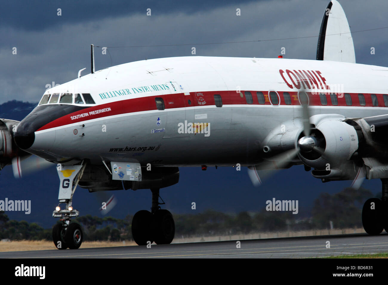 Lockheed super constellation aircraft hi-res stock photography and ...