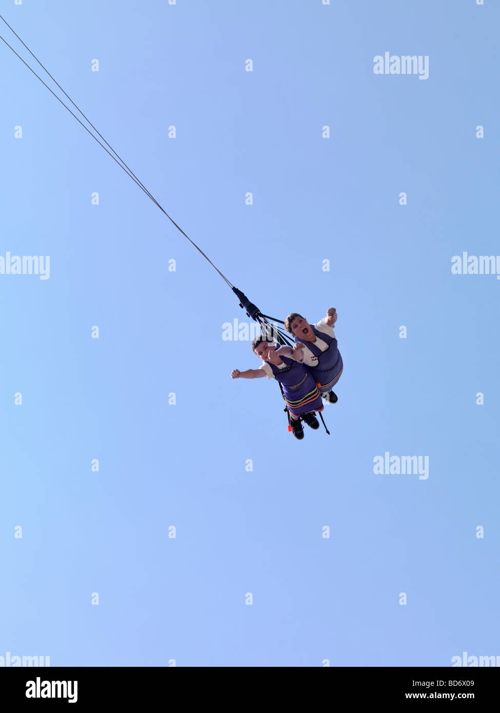 Kids enjoying Xtreme Skyflyer free-fall swing sky coaster Stock Photo ...