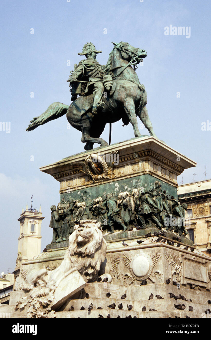 Equestrian statue of Victor Emanuel II in the cathedral square, Piazza ...