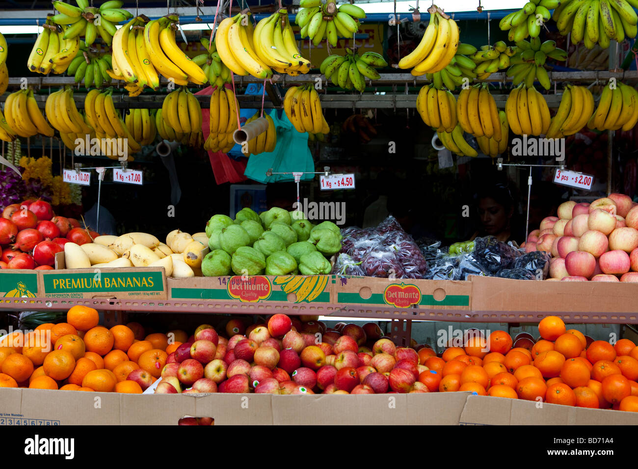 Fruit stall in chinatown singapore hi-res stock photography and images ...