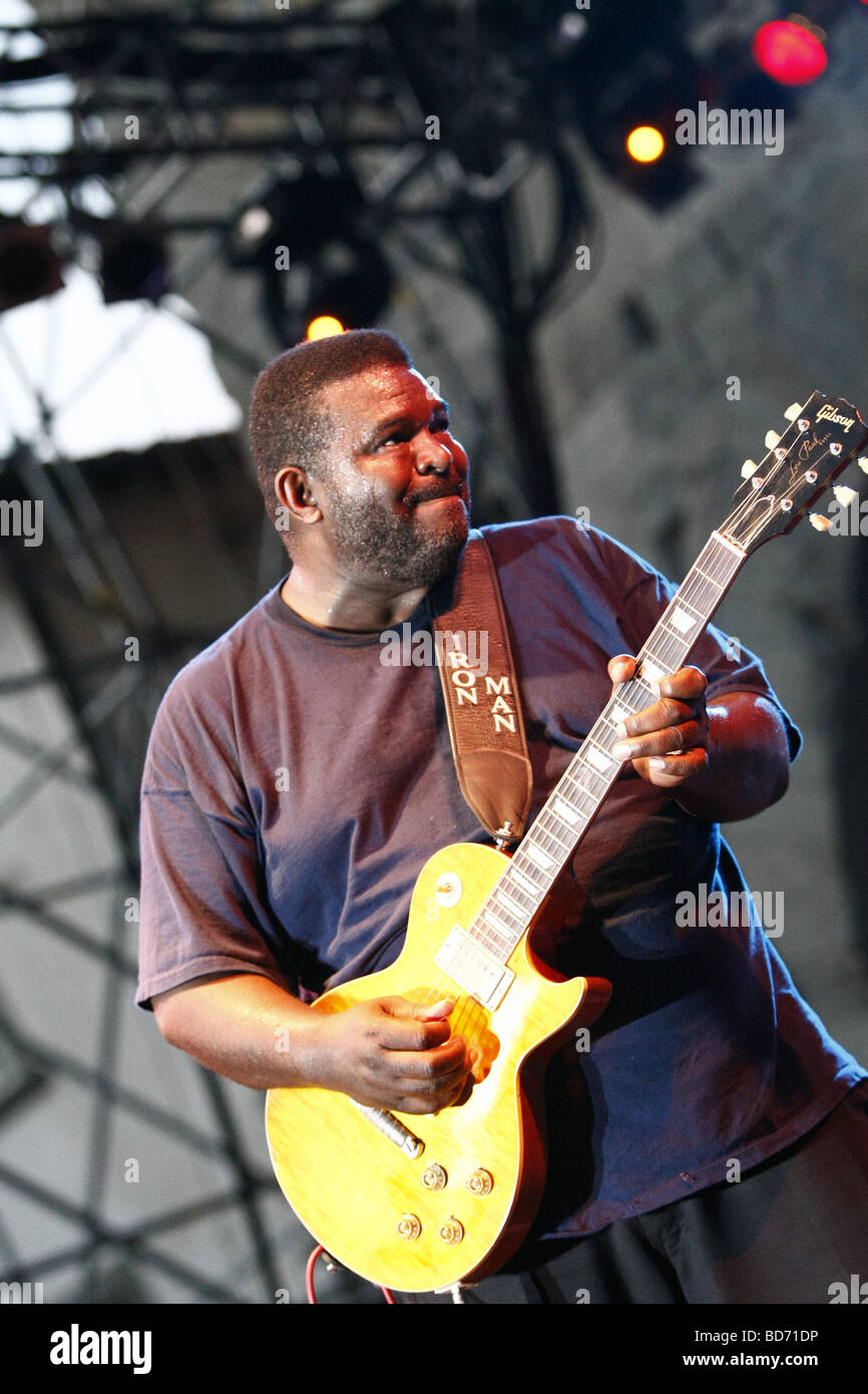Michael Burks with his band live at Pistoia Blues Festival 2009 Stock ...
