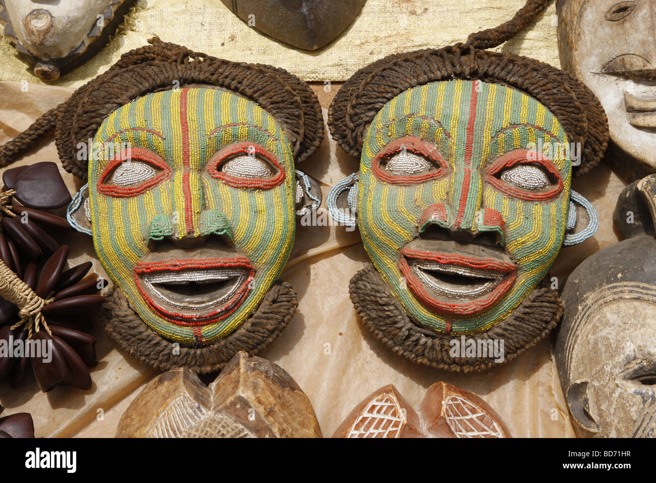 Africa masks hi-res stock photography and images - Alamy