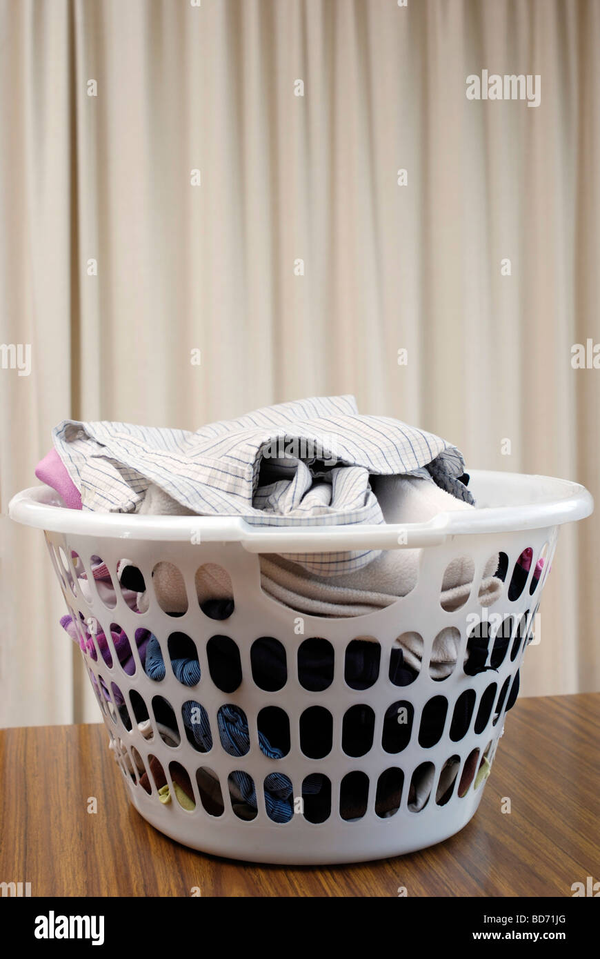Freshly washed clothes hi-res stock photography and images - Alamy