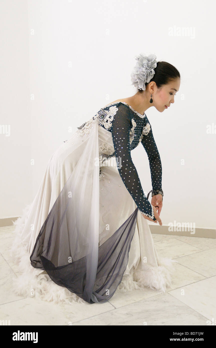 A traditional Kazakh lady dancer Stock Photo - Alamy