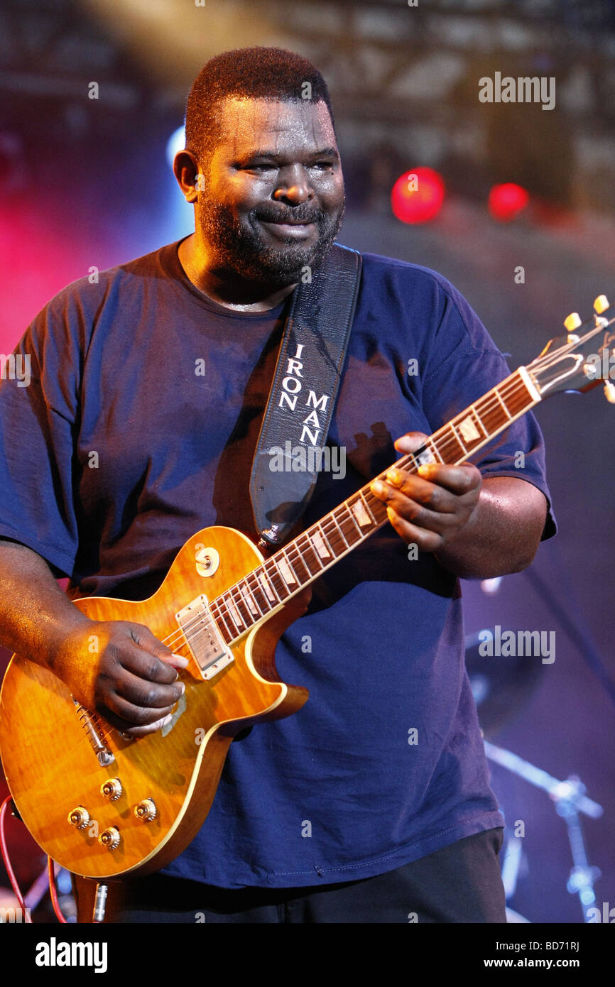 Michael Burks with his band live at Pistoia Blues Festival 2009 Stock ...