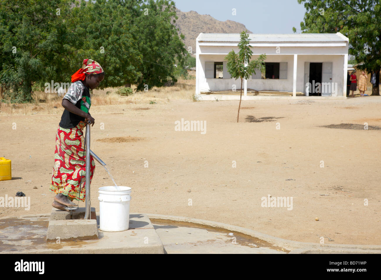 Well built woman hi-res stock photography and images - Alamy