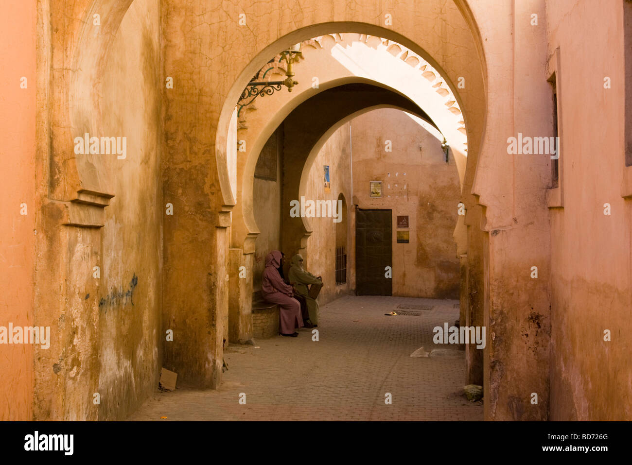 Keyhole arched hi-res stock photography and images - Alamy