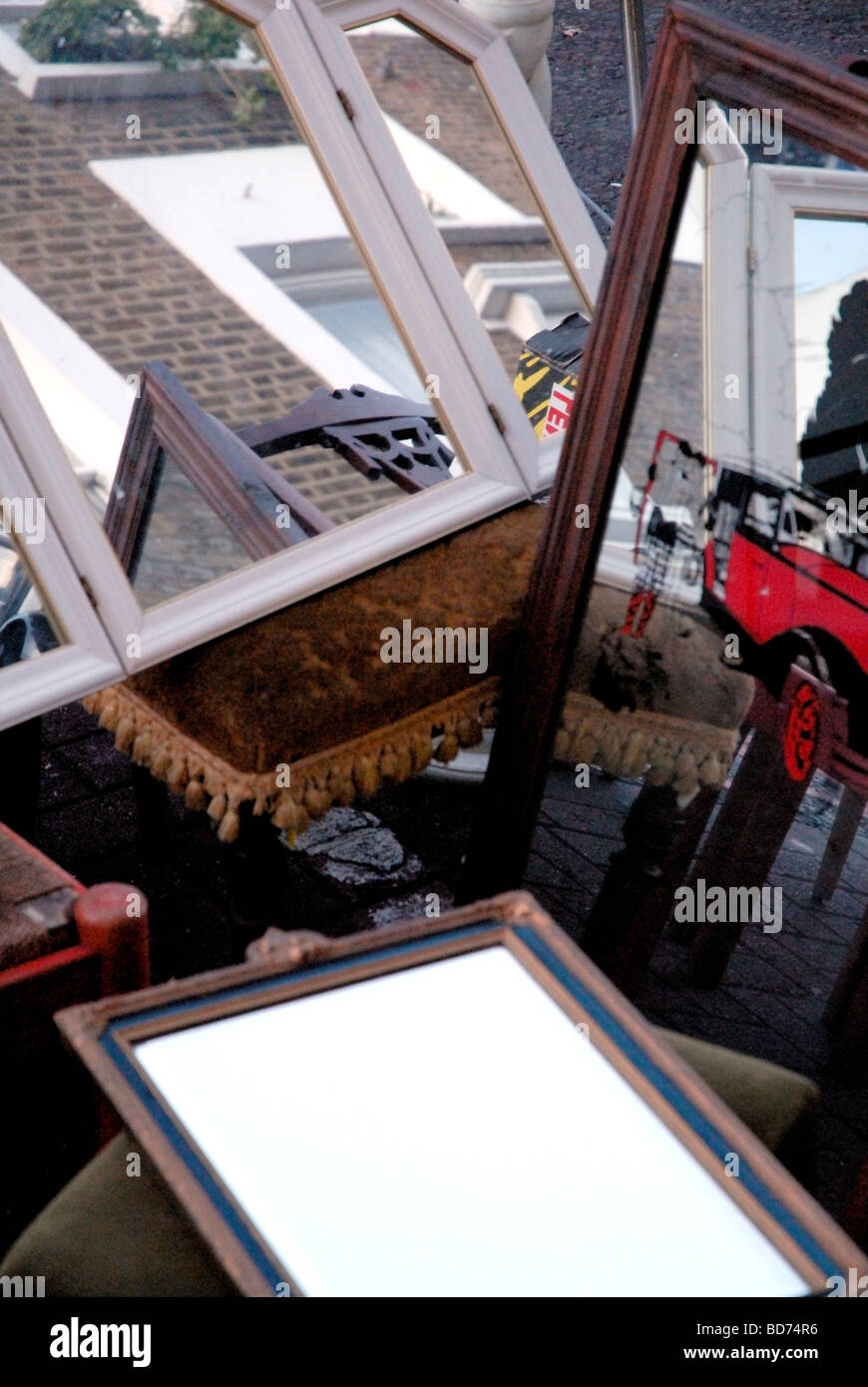 Antique mirrors hi-res stock photography and images - Alamy