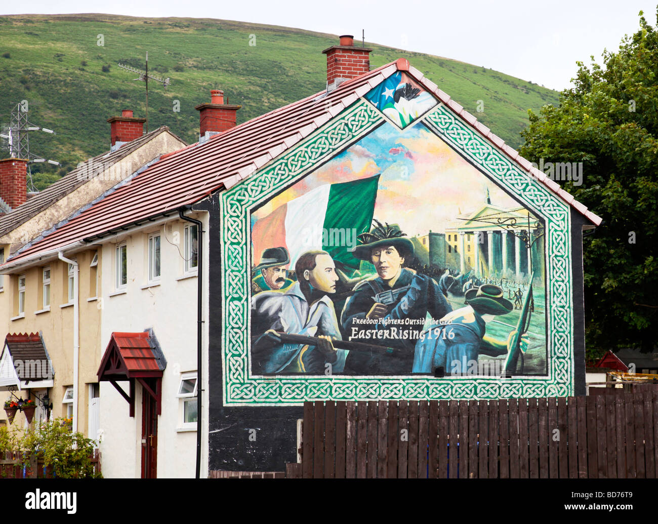 Mural depicting the 1916 Easter Uprising in Dublin, on the side of a ...