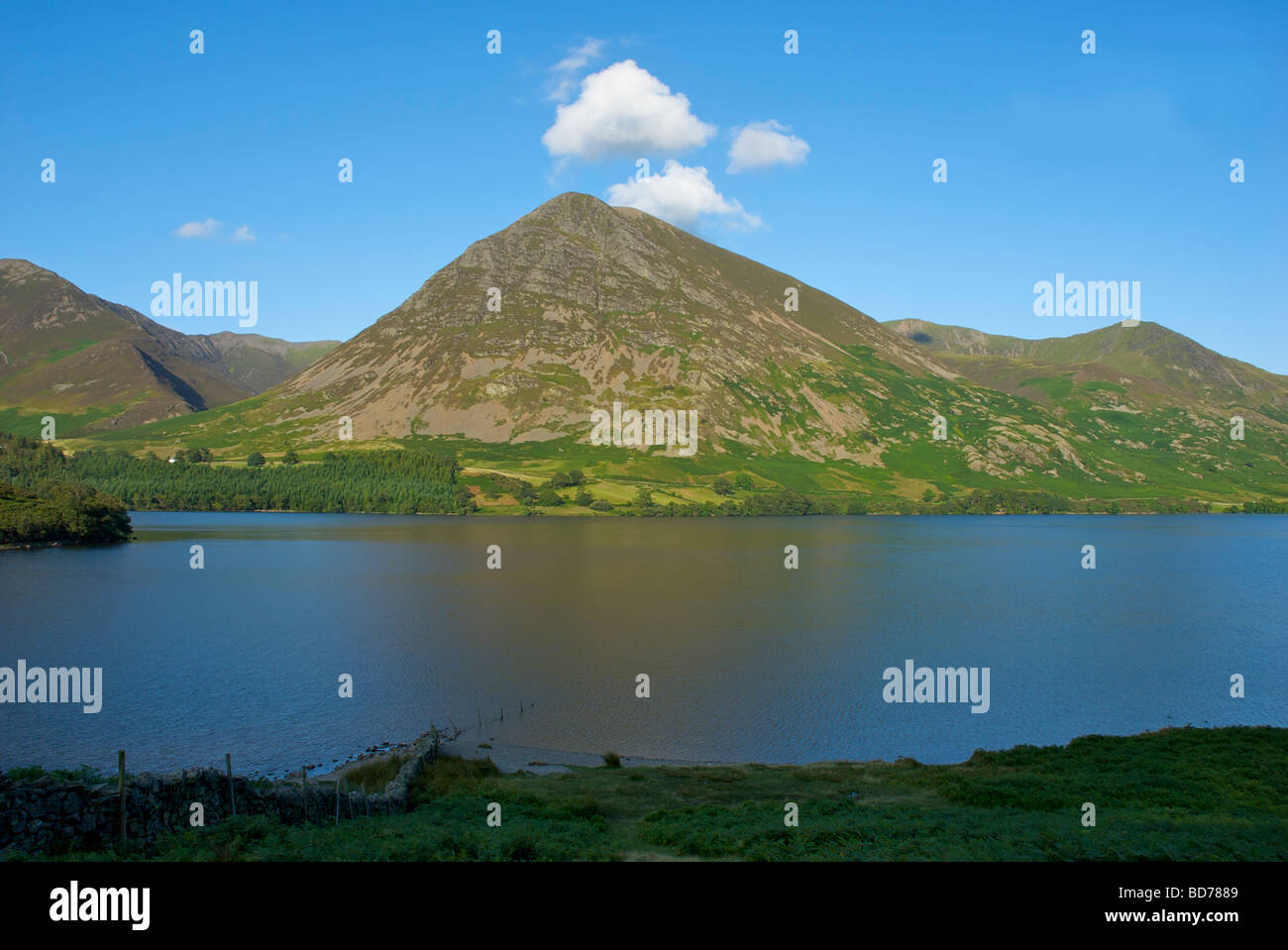 Crummock Water, overlooked by Grasmoor, Lake District National Park ...