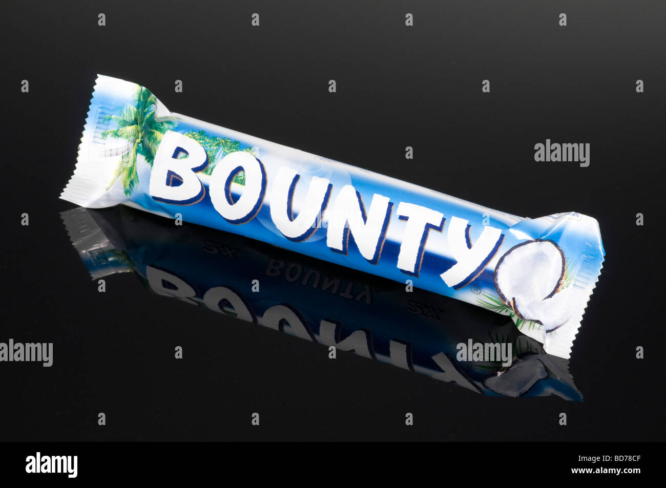 Bounty chocolate bar wrapper hi-res stock photography and images - Alamy