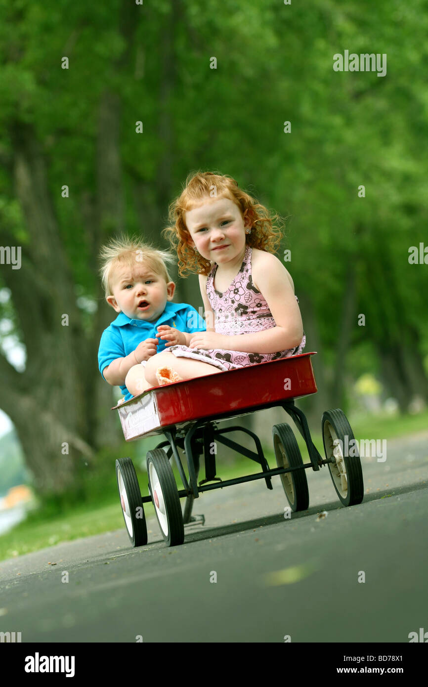 Sister in red hi-res stock photography and images - Alamy