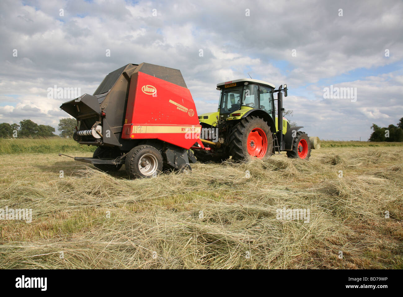 Hay making hi-res stock photography and images - Alamy