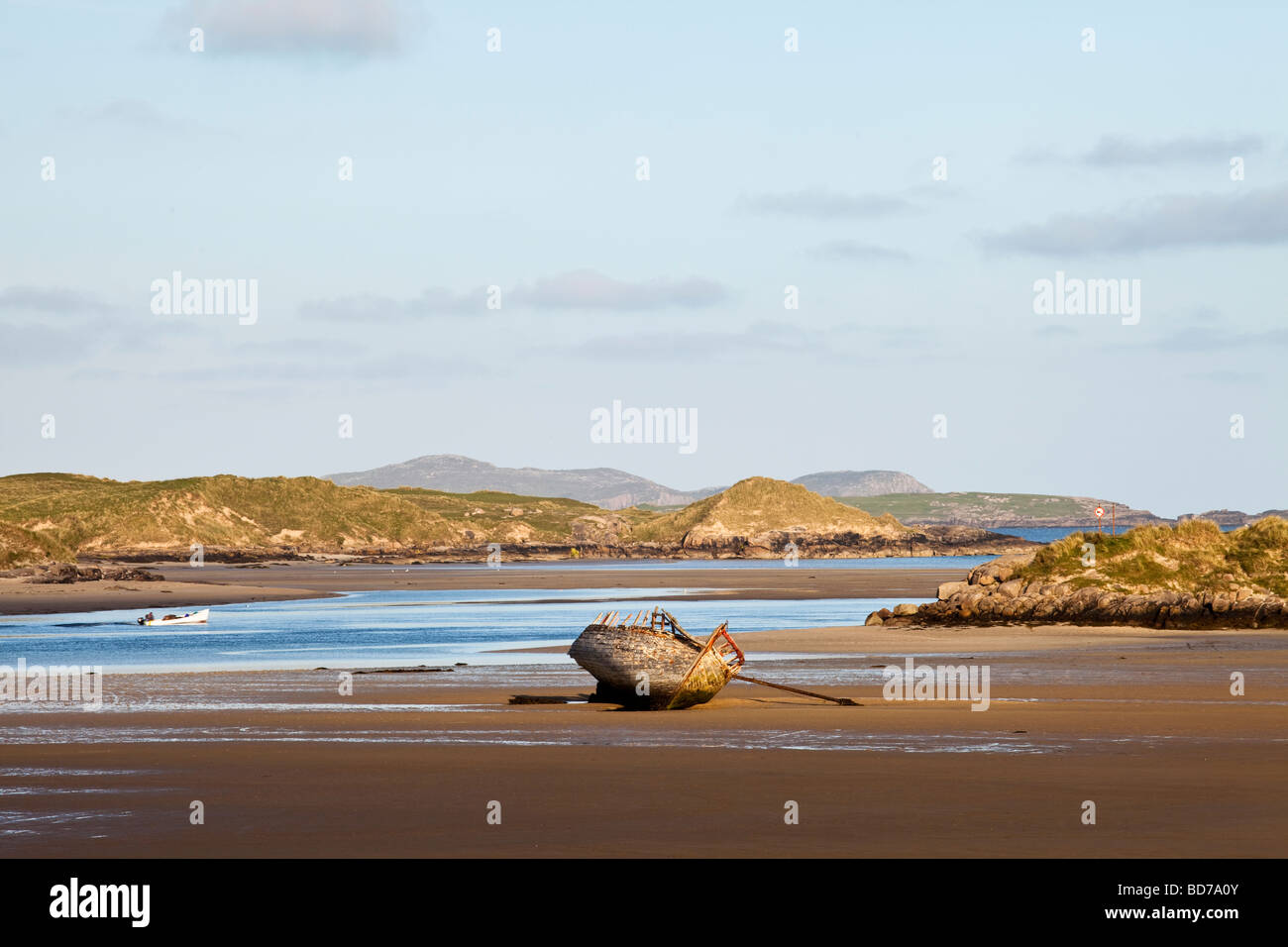 Donegal beach with shipwreck hi-res stock photography and images - Alamy