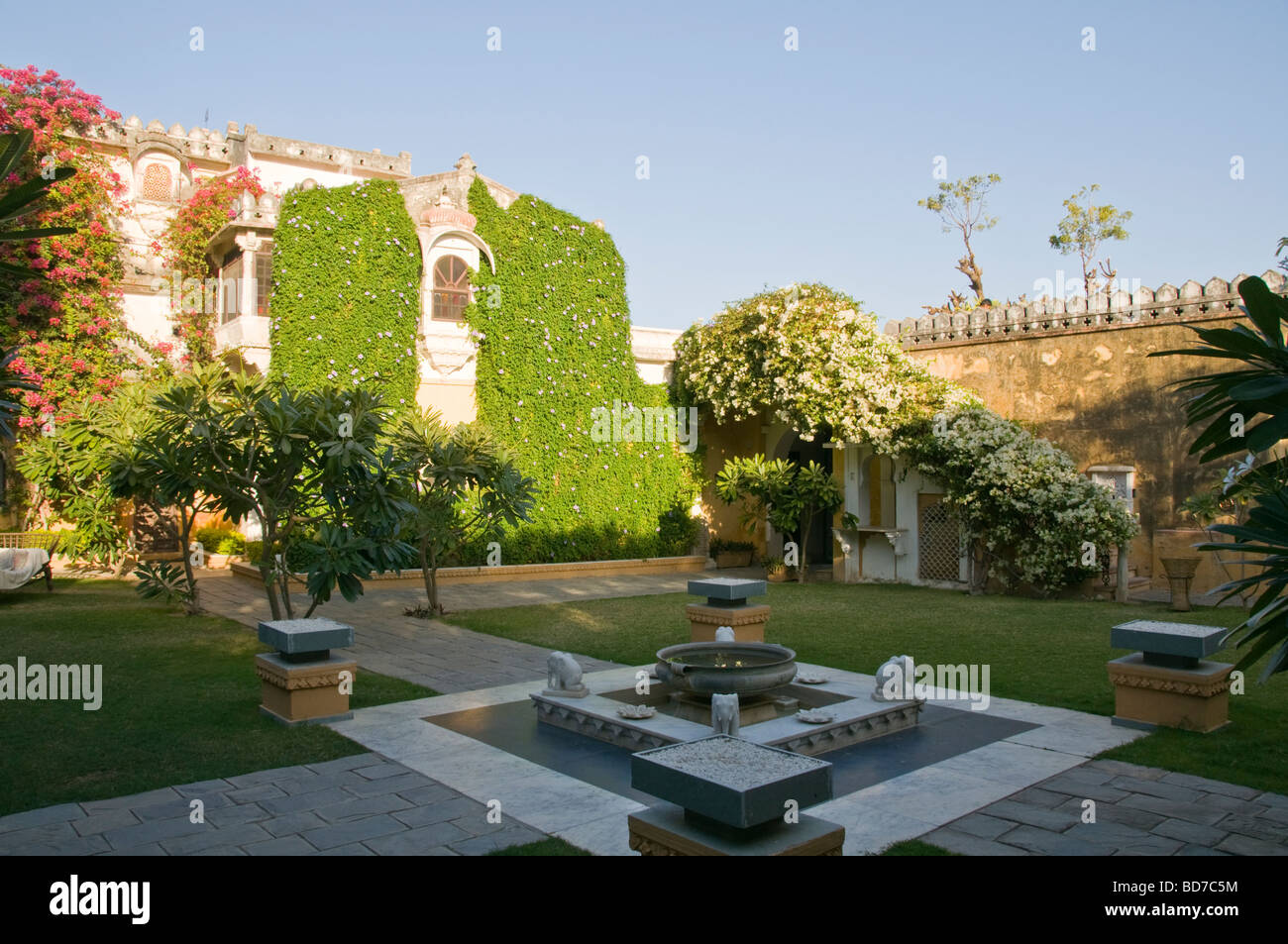 Rawla Narlai Hotel, Foot of Granite Rock, Narlai, Rajasthan, India ...