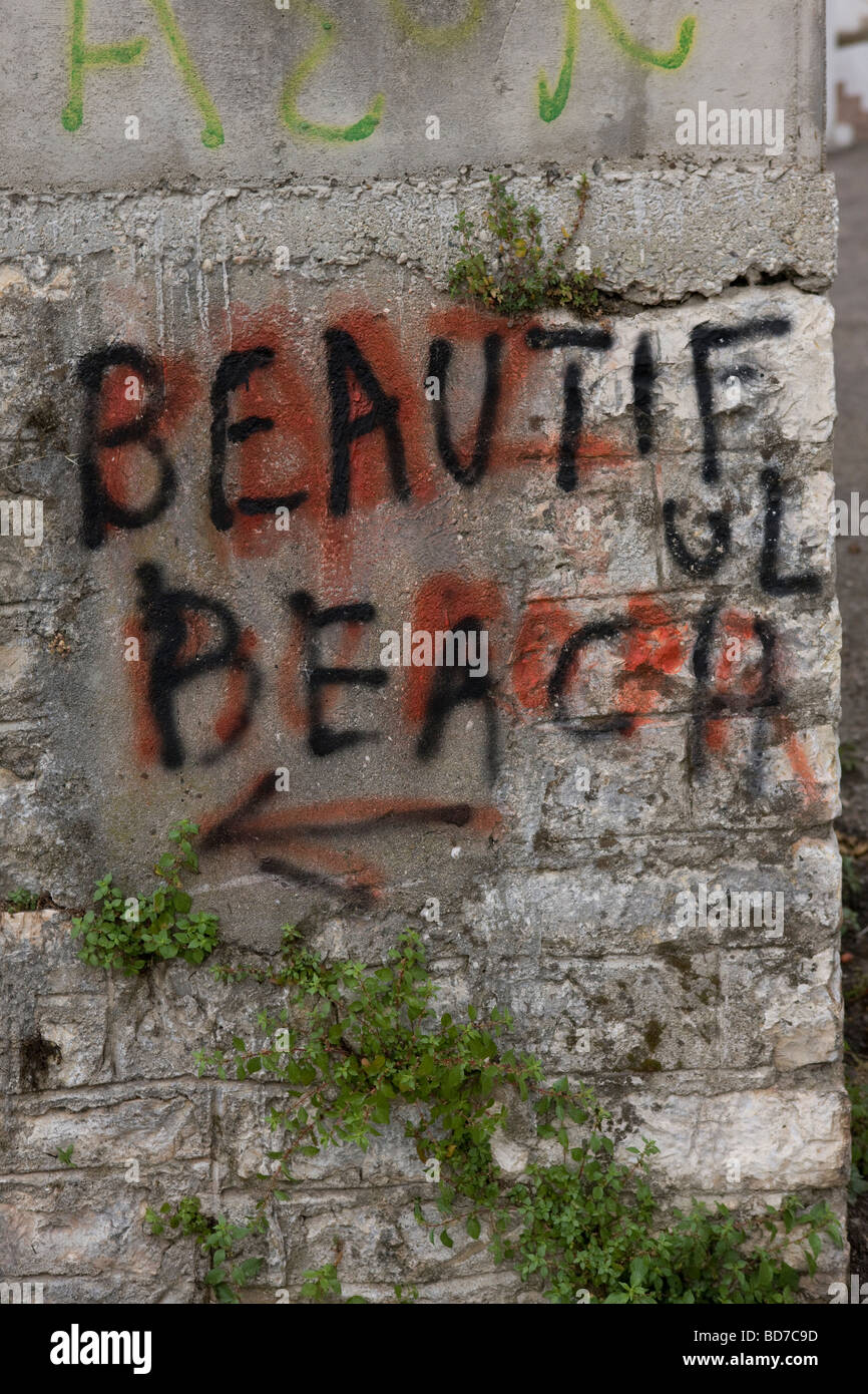 Graffiti a wall beach hi-res stock photography and images - Alamy