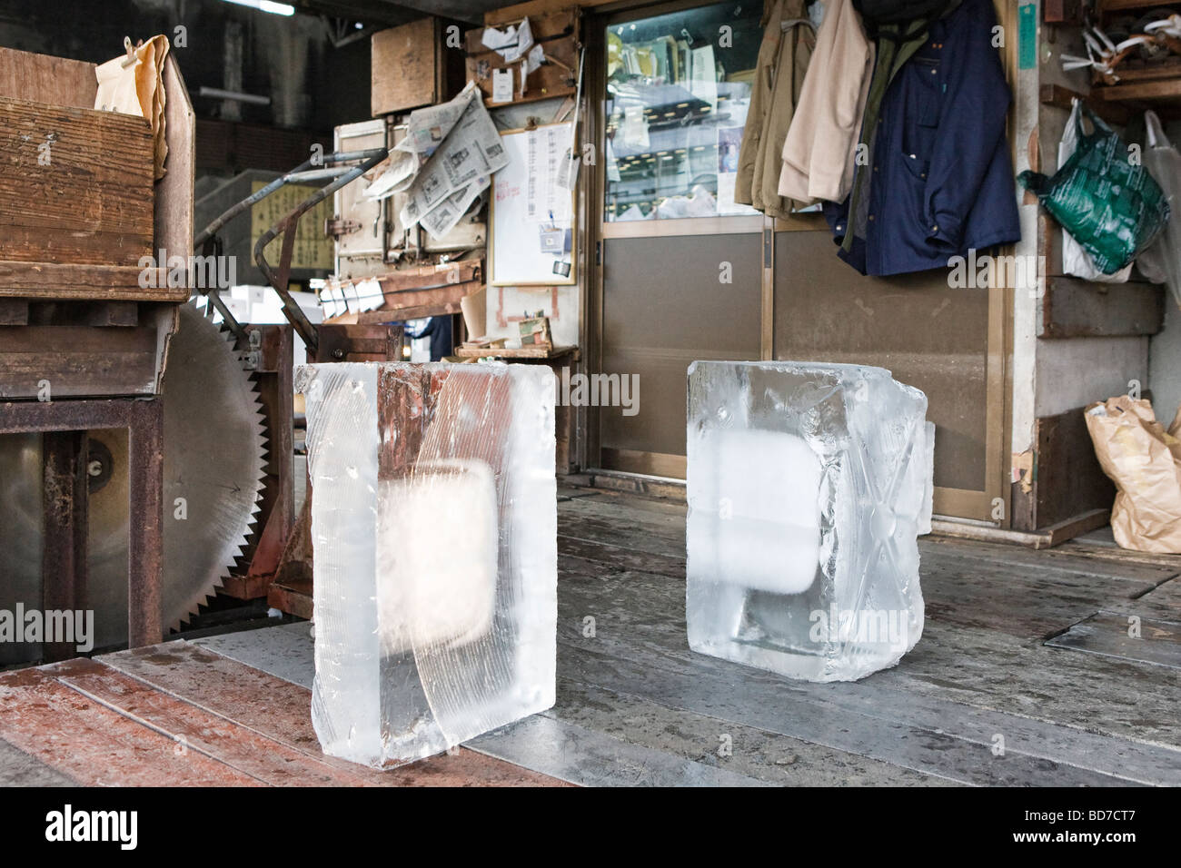 Large ice machine hi-res stock photography and images - Alamy