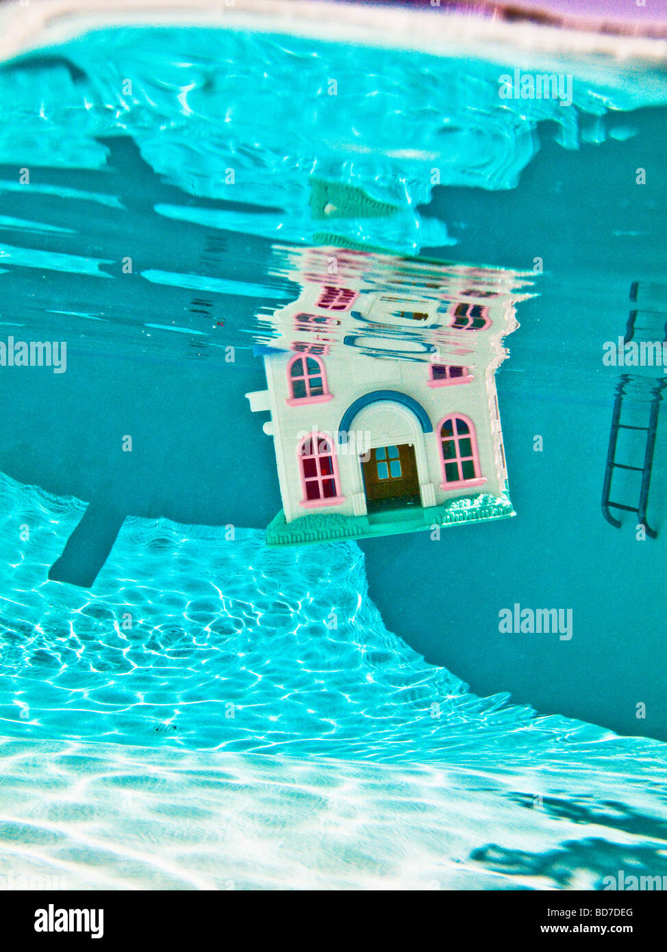 Floating house of entertainment hi-res stock photography and images - Alamy