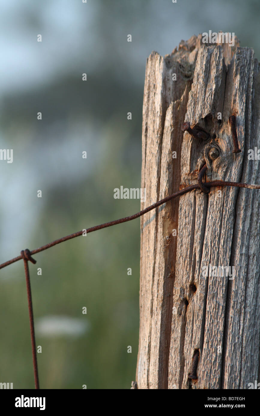 Ontario Farm Fence Post and Wire Fencing Stock Photo - Alamy