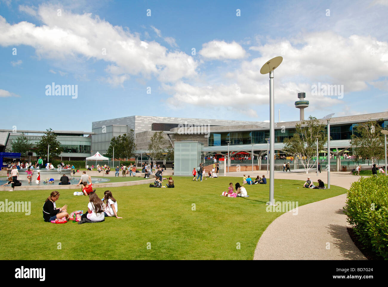 "chavasse park " above the "liverpool one " shopping centre in ...