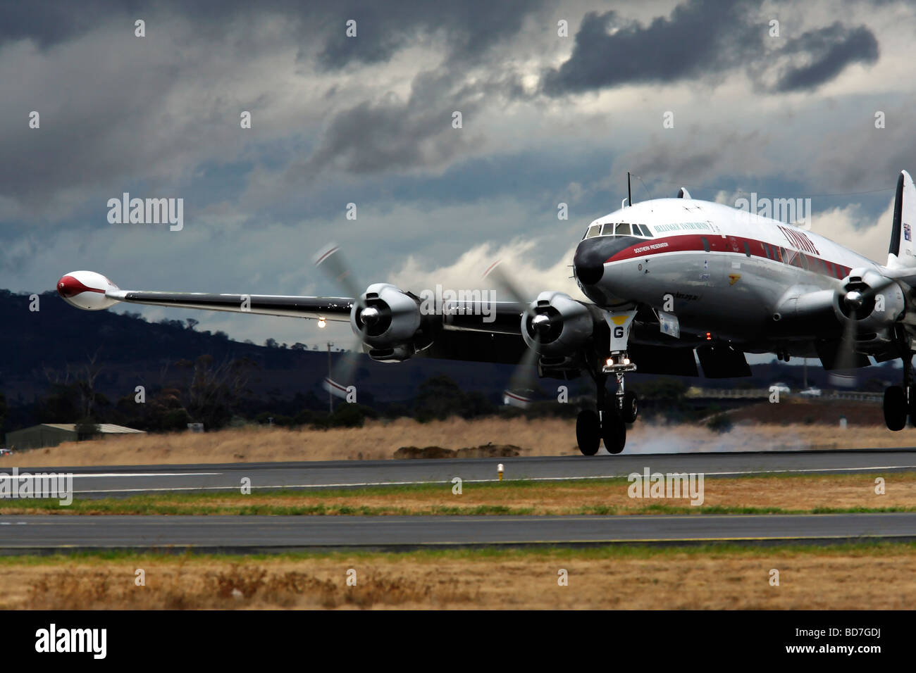 Lockheed super constellation aircraft hi-res stock photography and ...