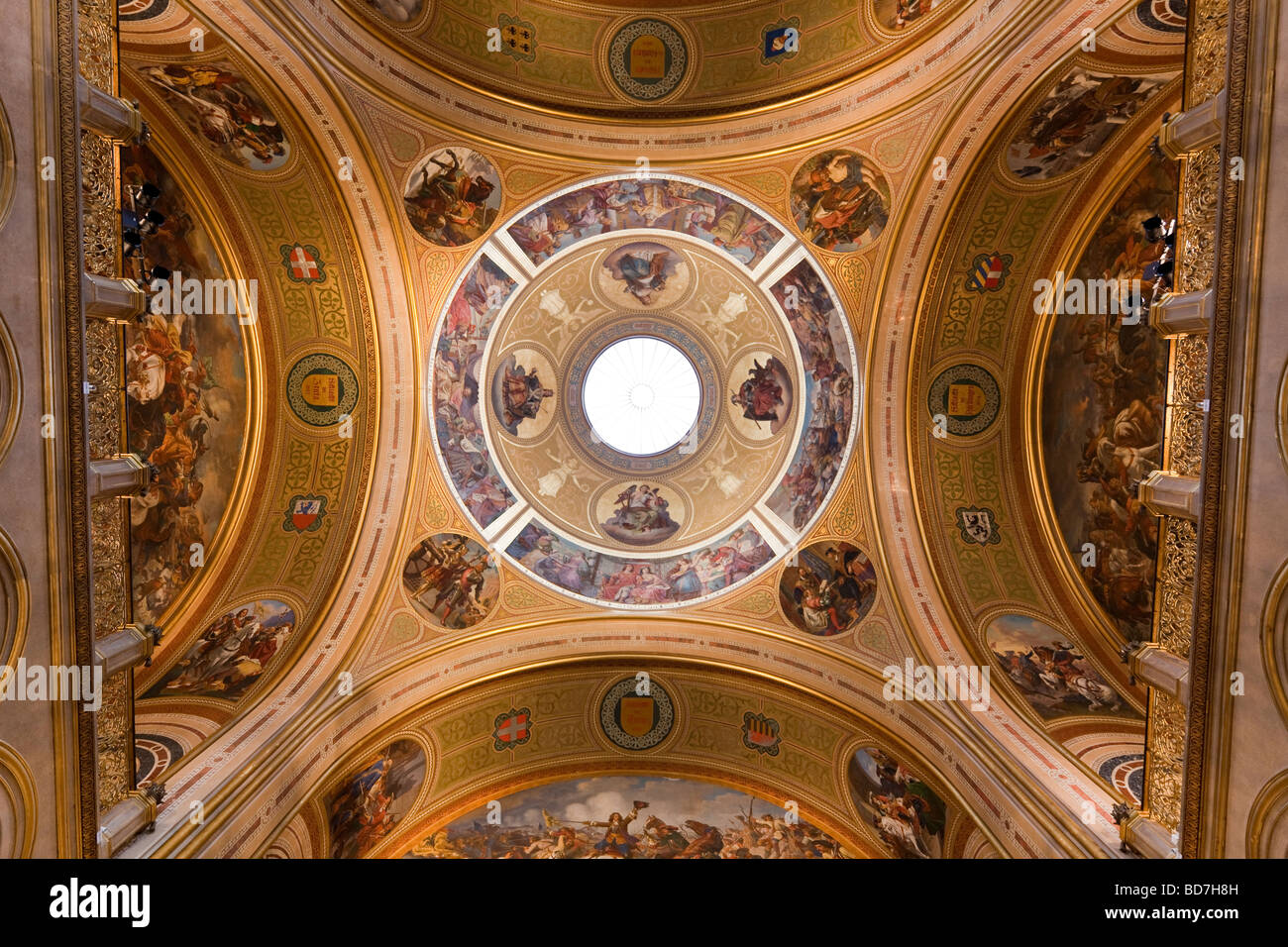 painted dome on upper floor, Heeresgeschichtliches Miilitary History ...