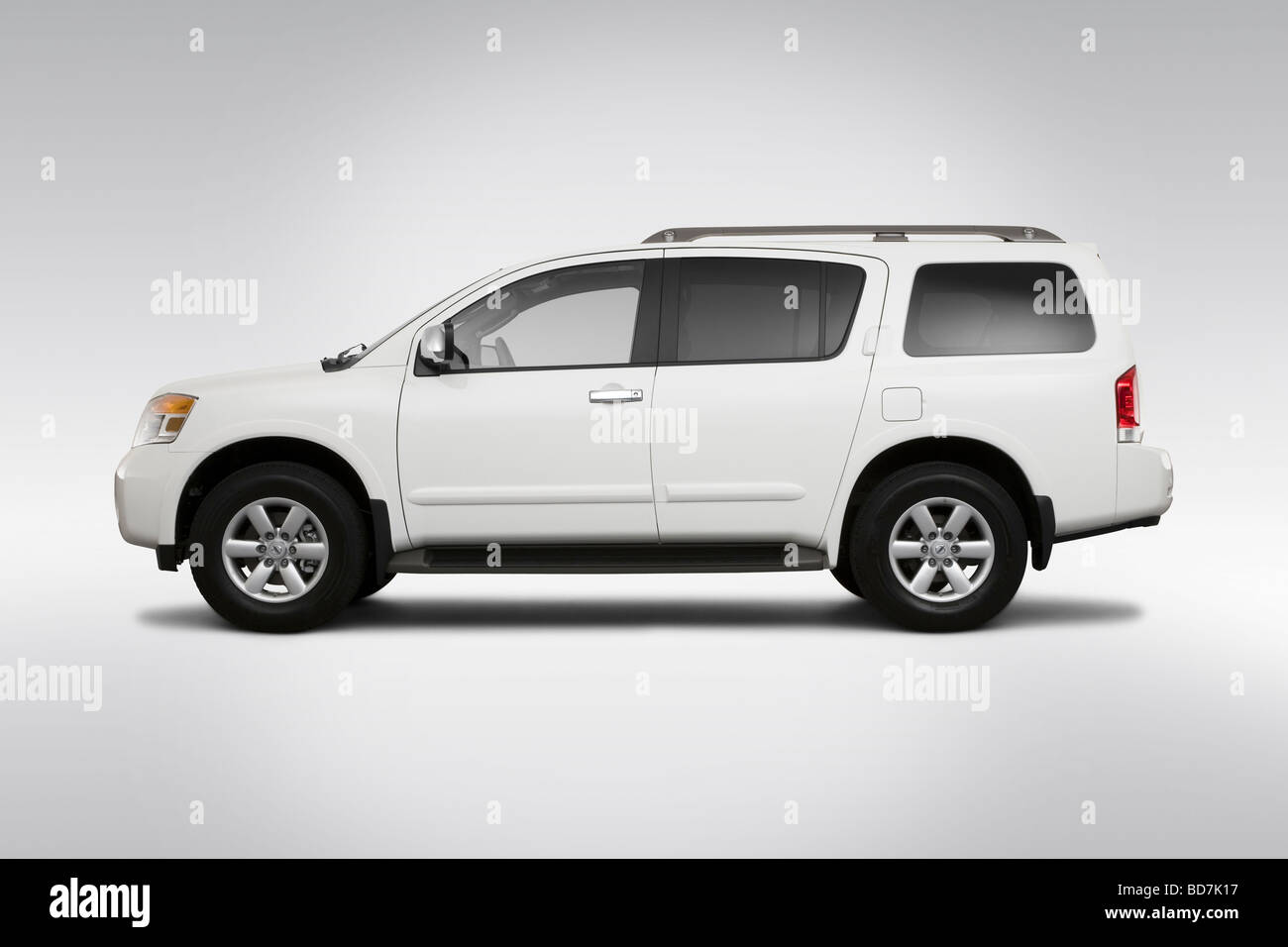 2010 Nissan Armada SE in Gray - Drivers Side Profile Stock Photo - Alamy
