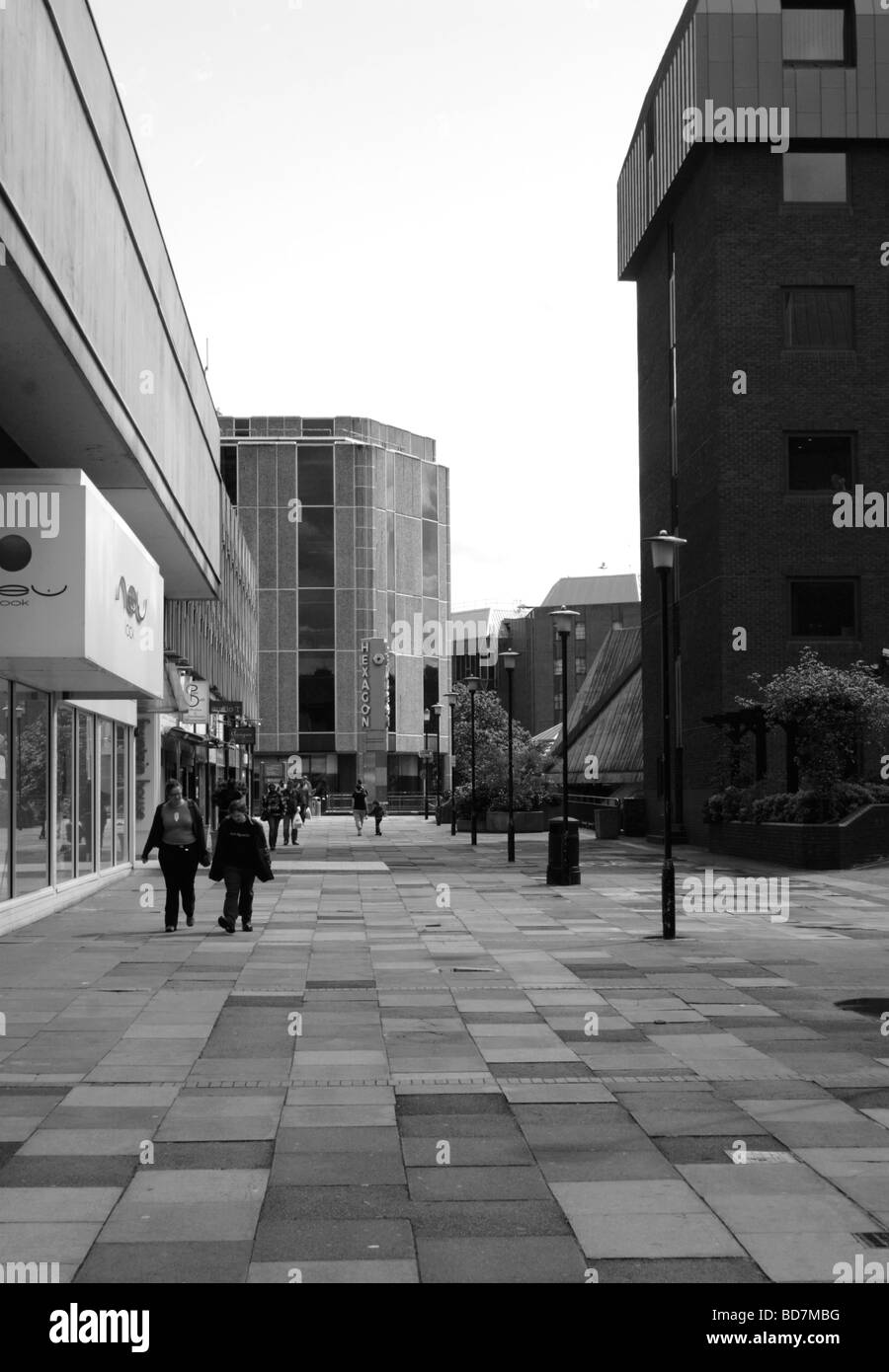 Pedestrian Alley by Broad Street Mall Reading Berkshire July 2009 Stock ...