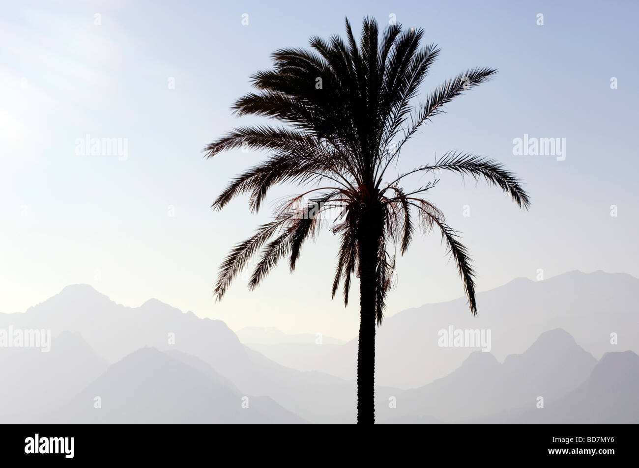 Mountains and ranges hi-res stock photography and images - Alamy