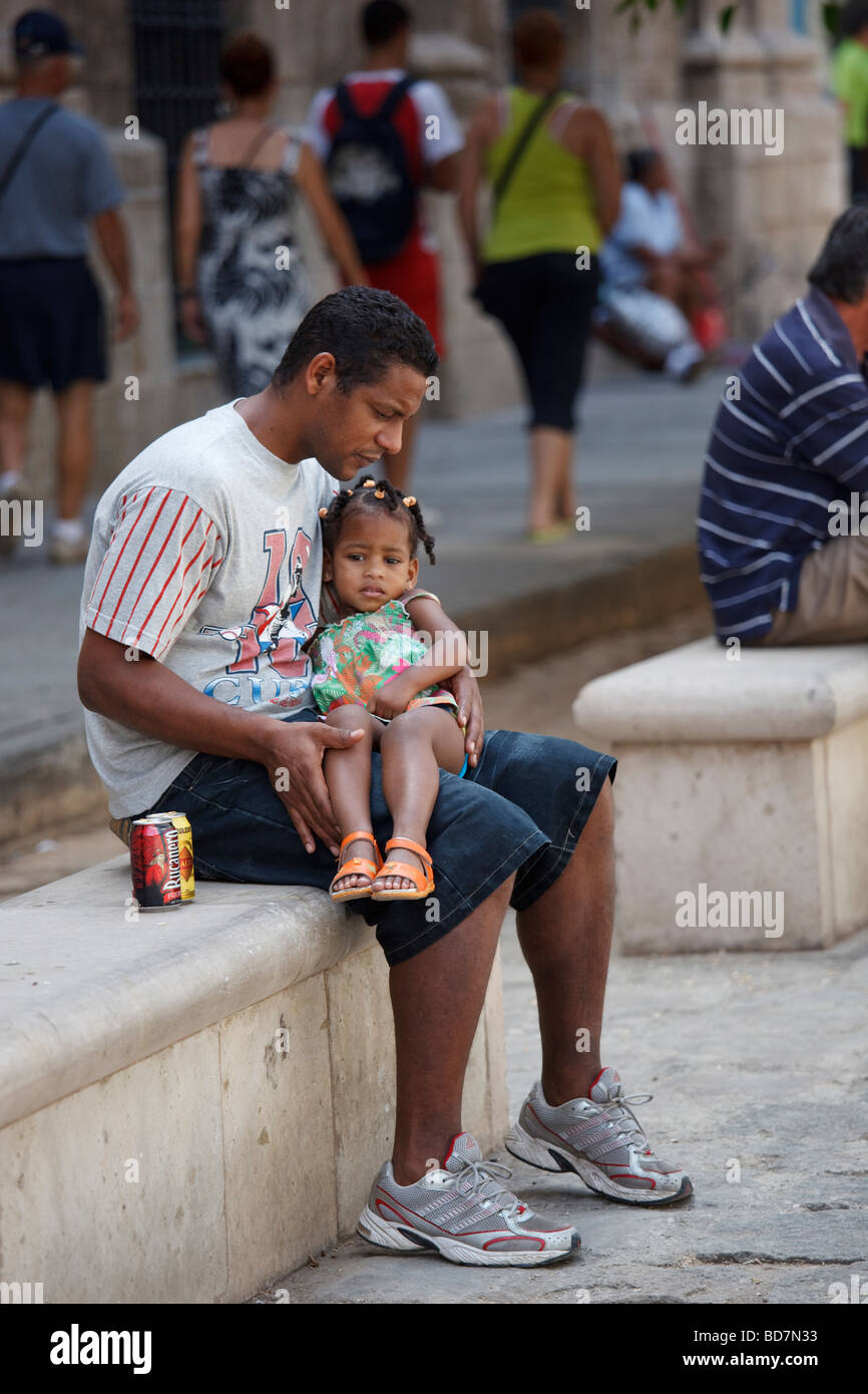 Cuban families hi-res stock photography and images - Alamy