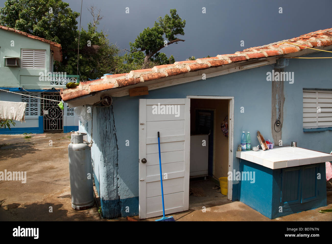 Cuban house hi-res stock photography and images - Alamy
