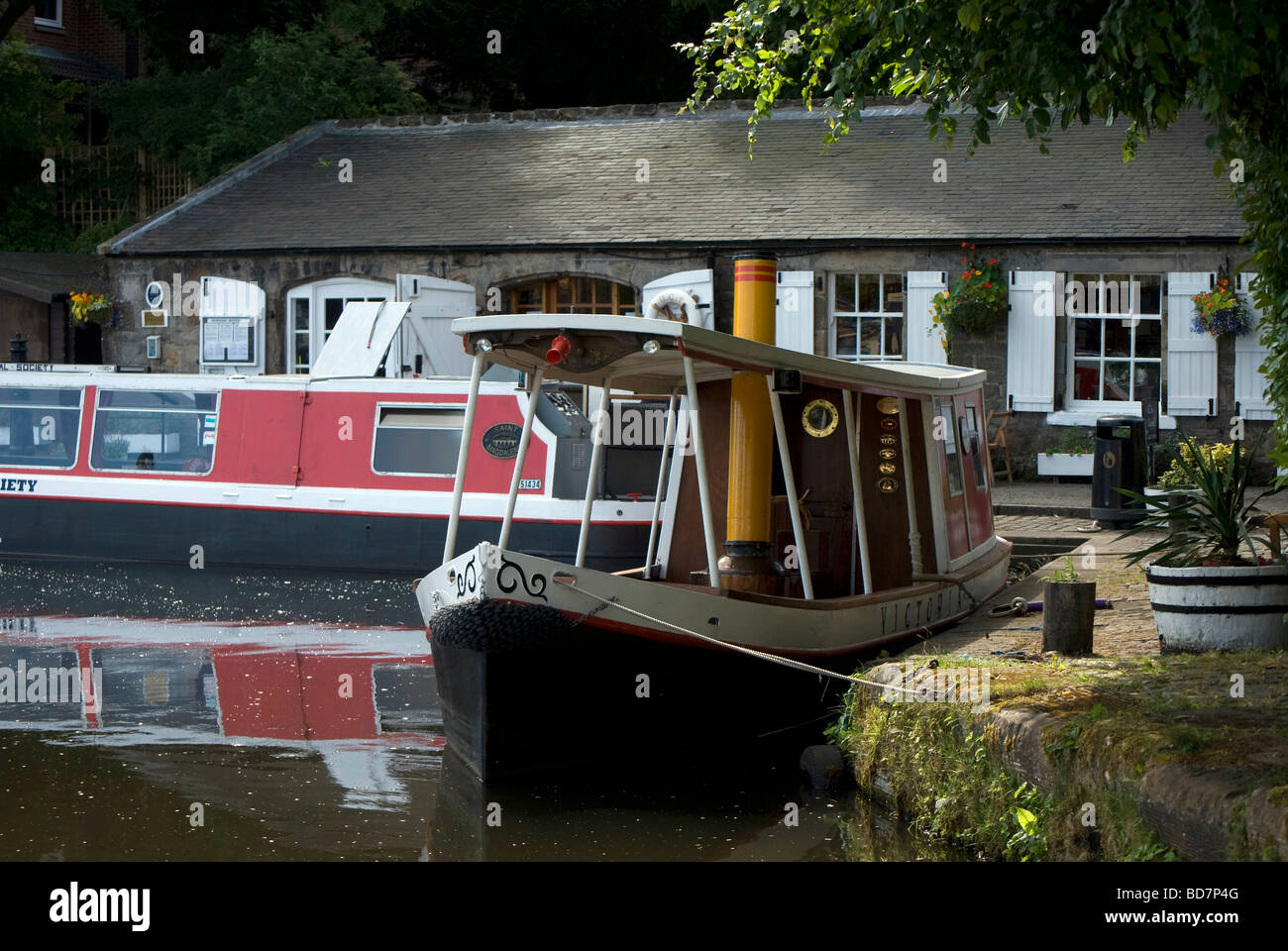 Steam-powered barge at the canal basin at Linlithgow, Scotland Stock ...