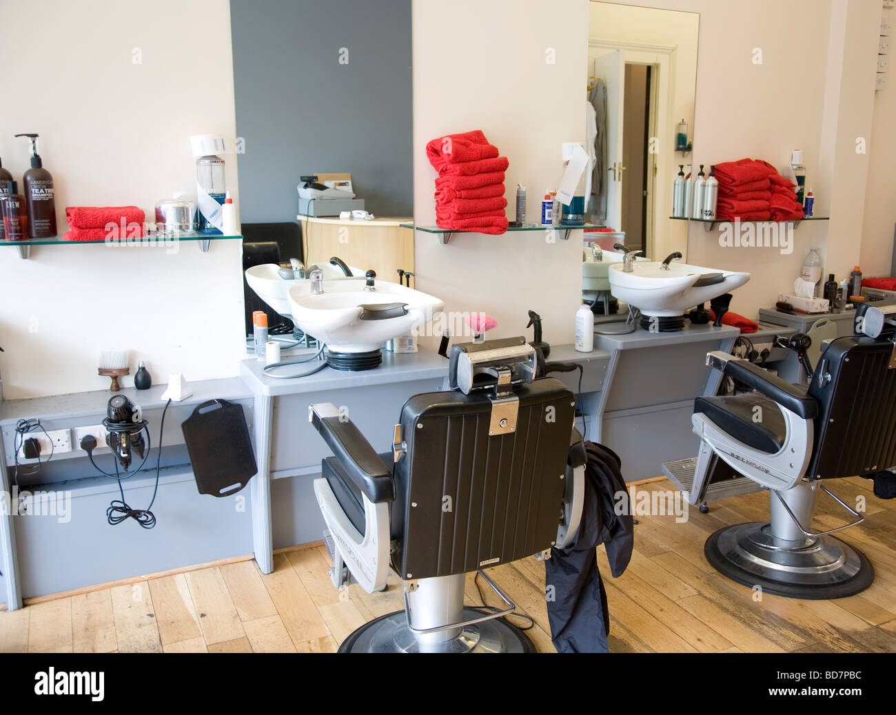 Buzzcut barber hi-res stock photography and images - Alamy